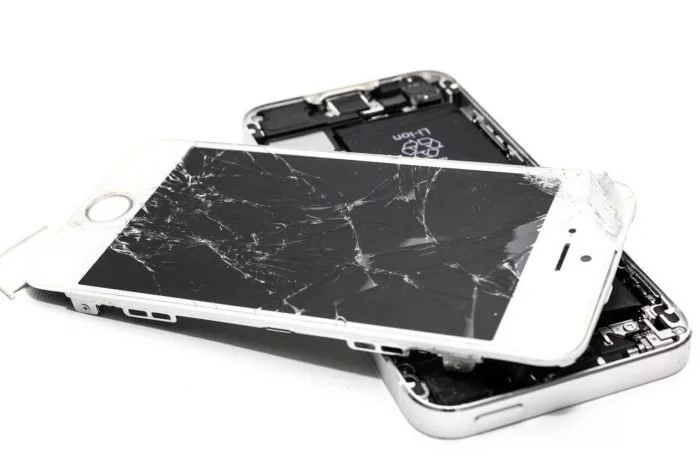 Service Kaca iPhone Pecah Tanpa Harus Mengganti LCD (Murah)